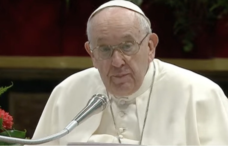 Papa Francesco punta il dito contro l’Occidente ricco:”Il colonialismo ...