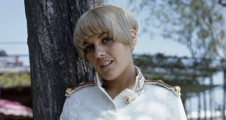 Caterina Caselli, 60 anni di libertà in musica - Allora! Italian ...